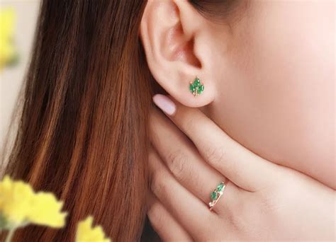 Model Anting Emas Yang Cocok Dipakai Sehari Hari Simpel Dan Nyaman Semar Nusantara