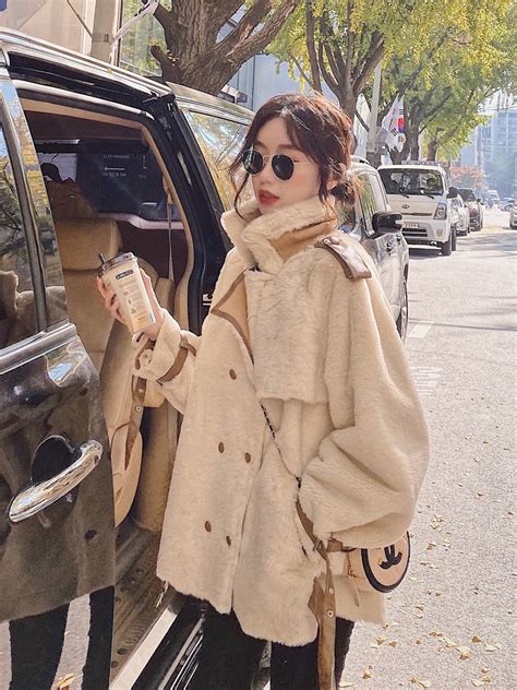 크롭 짧은 양 모피 캐시미어 루즈핏 가을겨울 트렌디 코트 Jk 캐주얼룩데일리룩일상룩출근룩촬영룩