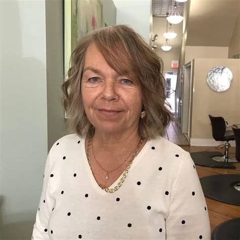 21 Gorgeous Short Permed Hairstyles For Women Over 60 Hairstylecamp Short Permed Hair Permed