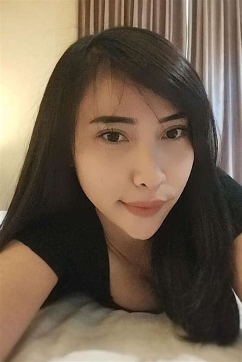 Senyum Sensual Itu Seksi Dimata Pria Dzargon