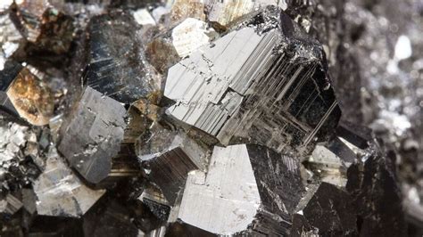 China Eleva Su Producción De Mineral De Hierro Para El Mercado Externo