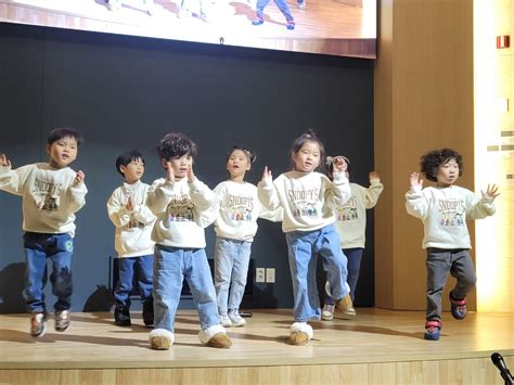 아기 예수 탄생을 기뻐하며 찬양해요~~~~~