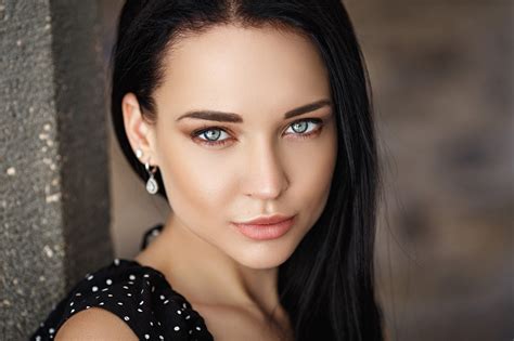 Women Fashion Adult Headshot One Person Hairstyle Portrait Black