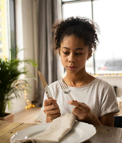 Simple Sign Someone Has Good Manners That Has Nothing To Do With Etiquette YourTango