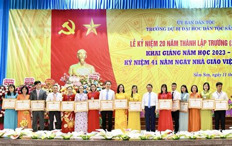 Nâng cao chất lượng giáo dục cho học sinh DTTS là nhiệm vụ quan trọng