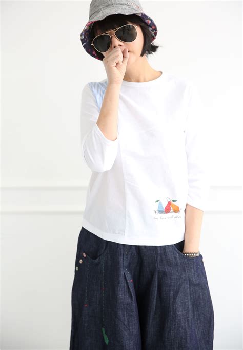 어깨 줄무늬 배색티 미지니