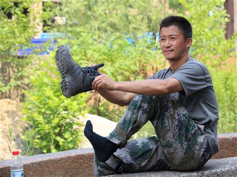 肌肉军警帅哥被捆绑受刑是那部电影 影视