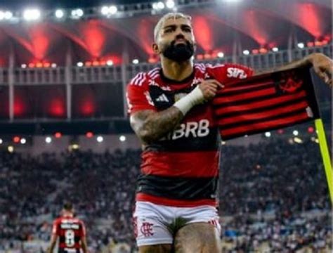 Vídeo narrador de futebol viraliza após chamar Gabigol de gostoso