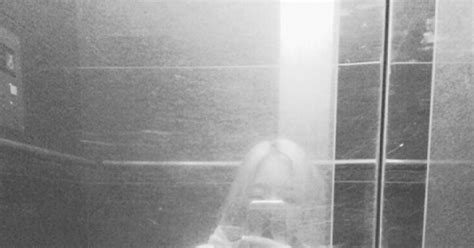 소녀시대 태연 쭈그리고 앉아 모듬전 밤막걸리 먹고 싶다