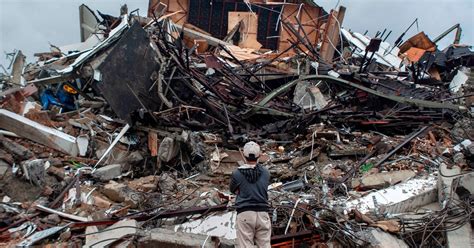 Ascienden A 42 Los Muertos Del Seísmo En Indonesia Central Infobae