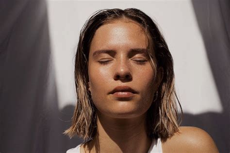 How To Get Rid Of Hormonal Acne According To Experts Hum Nutrition Blog