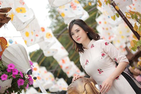 Em gái Ly cave Xinh đẹp gợi cảm không thua chị gái