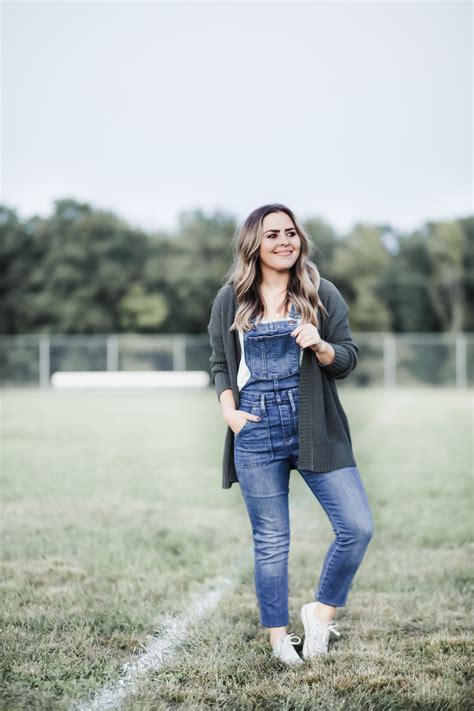 Easy Practical Fall Outfit Ideas For Soccer Moms With American Eagle