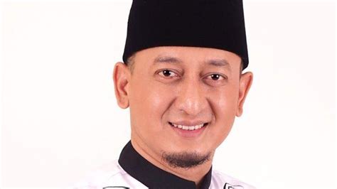 Biografi Ustadz Agam Fachrul Pengetahuan