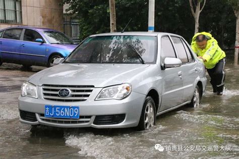 最美瞬间 镇赉交巡警雨中执勤护安全澎湃号·政务澎湃新闻 The Paper
