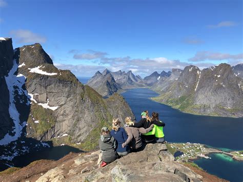 Fjelltur Til Reinebringen 448 Moh Visit Lofoten