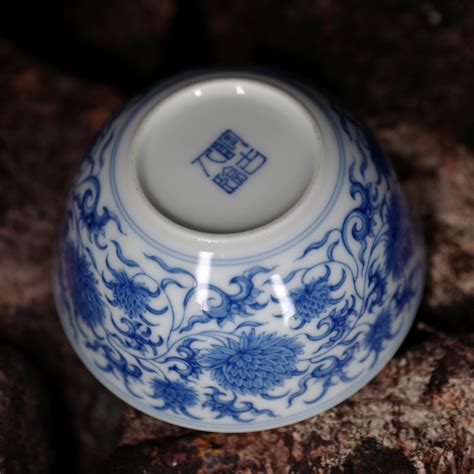 龙圣华苑景德镇陶人临古手绘青花缠枝菊纹卧足杯手工花卉主人茶杯 虎窝淘