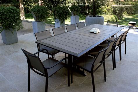 Quel matériau choisir pour son mobilier de jardin