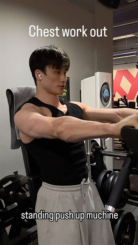 도훈 오운완 왼손으로 찍을까 오른손으로찍을까 고민하다가 둘다 찍었다 Instagram