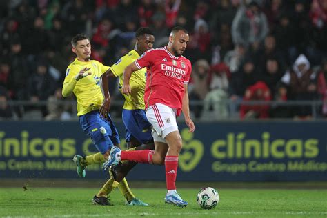 Di María e Arthur Cabral encaminham Benfica para a final four da Taça