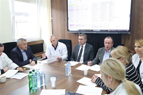 Hristijan Mickoski Денеска ги посетив повредените од трагичниот пожар во Кочани и присуствував