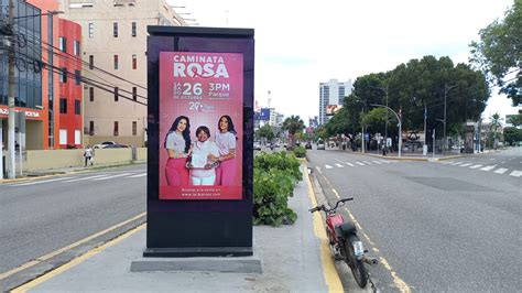 Lcd Digital Signage Display How To Choose Outdoor Digital Signage