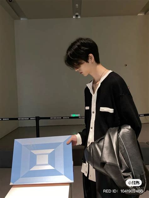 Ghim C A Hoang Vu Tr N T O D Ng Nam Th I Trang B N Trai N Ng