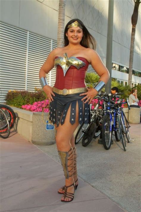 Wonder Woman Cosplay The Golden Lasso