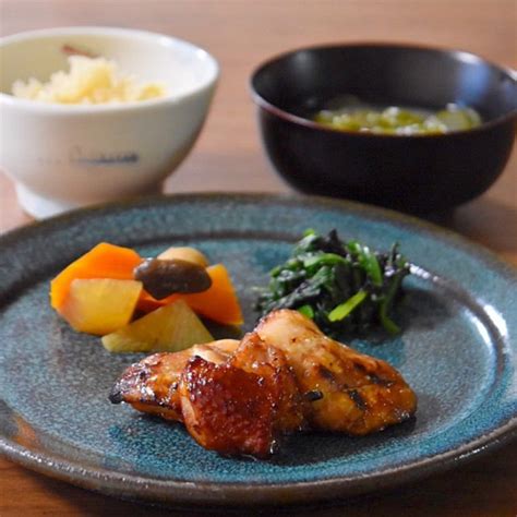 こんがり鶏肉とお野菜たっぷりの献立 あさこ食堂