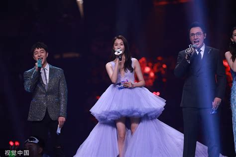 P图都不敢这么p！关晓彤紫色纱裙美艳不可方物 搜狐大视野 搜狐新闻