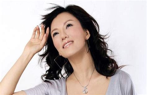 25年前，彭丹一張裸照叫價25萬美元，網友：她是性感的代言人 每日頭條