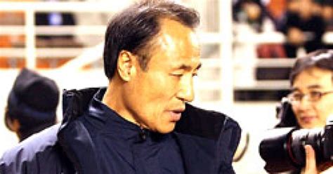 천신만고 끝 본선행 박성화 감독 살았다