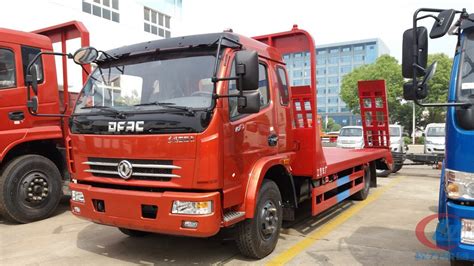 程力集团东风多利卡平板运输车 平板车