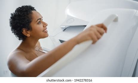 imágenes de Mammography scan Imágenes fotos y vectores de stock Shutterstock