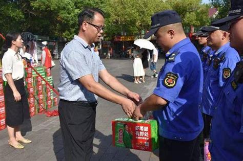 江西新干县总工会开展关爱职工 夏送清凉志愿服务活动 仪式 防暑降温