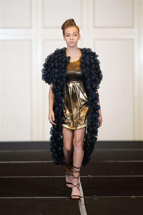 Model Icons October 2021 Fashion Rivyn Lua Je Model Facebook