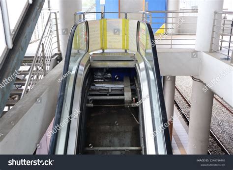 Escalator Pit Surround