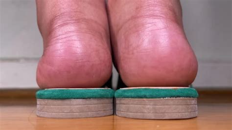 Ebony Feet In Green Glides Shoes
