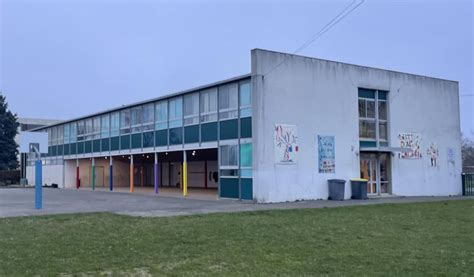 Saint Pierre Des Corps Les Parents De Joliot Curie Inquiets Sur L