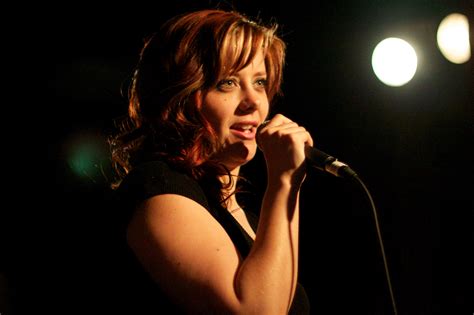 Kostenlose foto Musik Licht Konzert Sänger Dunkelheit Musiker Stufe Performance