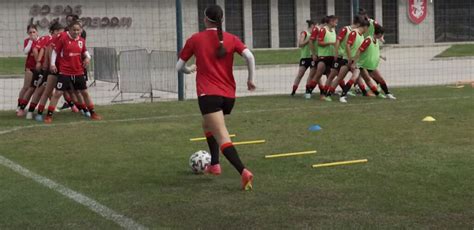 საქართველოს 17 წლამდე გოგონათა საფეხბურთო ნაკრები კოსოვოშია სადაც ევროპის ჩემპიონატის შესარჩევი