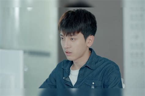 亲子鉴定师手记帅小伙因小说风波决定离开他该何去何从呢