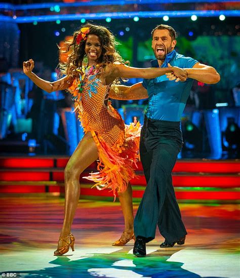 Picture Exclusive Oti Mabuse Shows Off Sensational Curves In Busty