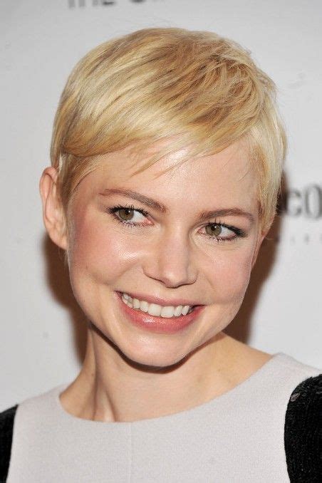 Short Straight Pixie Haircut With Side Swept Bangs Michelle Williams