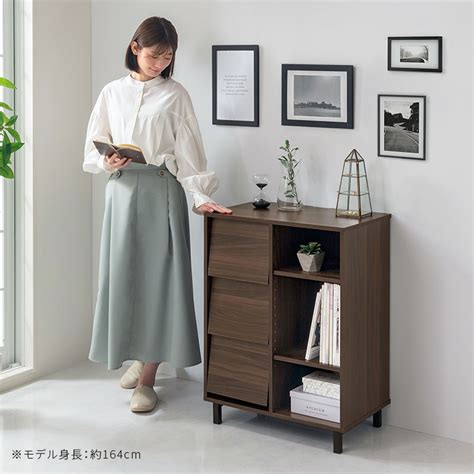 【楽天市場】リビング収納 キャビネット 木製 整理棚 引き出し ディスプレイラック 扉付き 3段 脚付き 書類 本棚 おもちゃ 収納棚 隠す