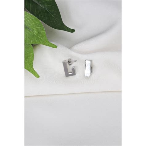 Hena Model Beyaz Taşlı Çelik Küpe