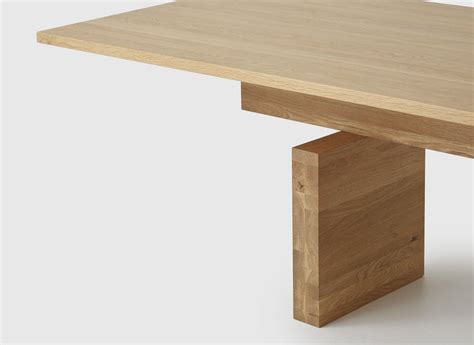 Plane Dining Table Matter