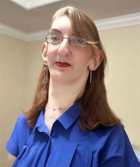 Viral Strange Rumeysa Gelgi Worlds Tallest Woman