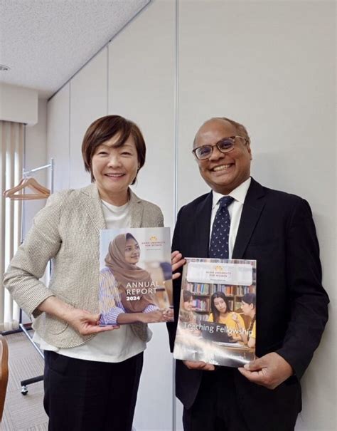Former First Lady Of Japan Mrs Akie Abe Met With Auw Founder Kamal Ahmad Asian University For
