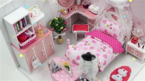 اصنعي غرفة نوم باربي Barbies Roomوفرحي بنوتك منزل مصغر Card Board